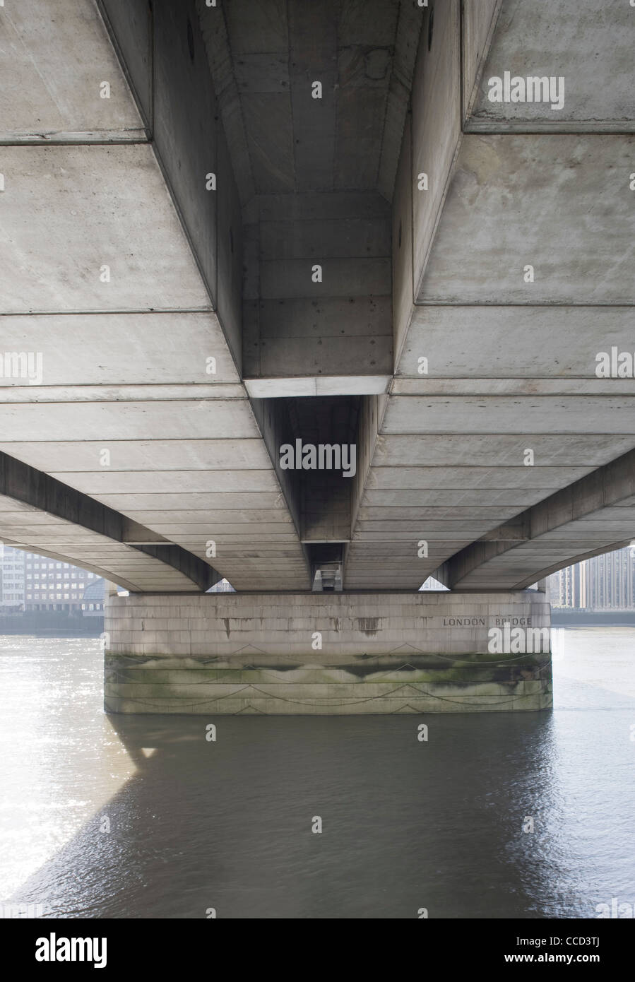 Modern London Bridge Is The Third Version Of The Bridge To Occupy This ...