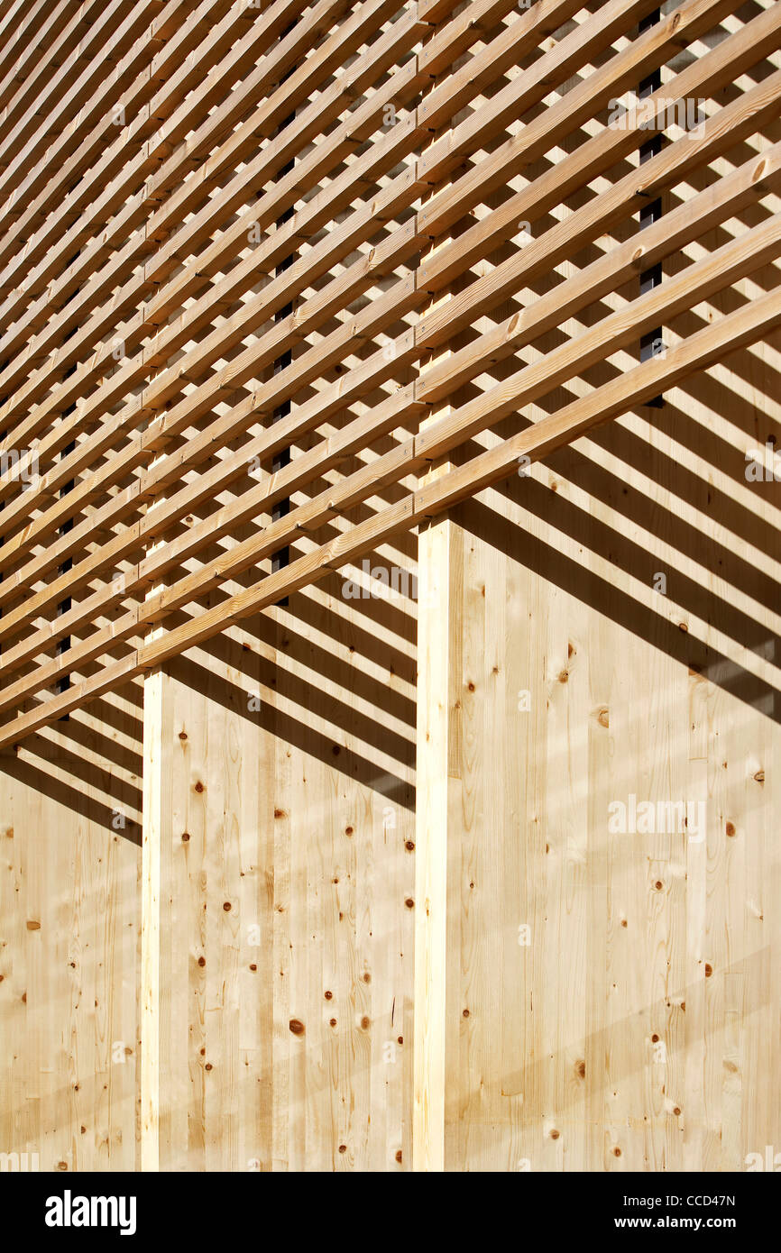 Timber slats hi-res stock photography and images - Alamy