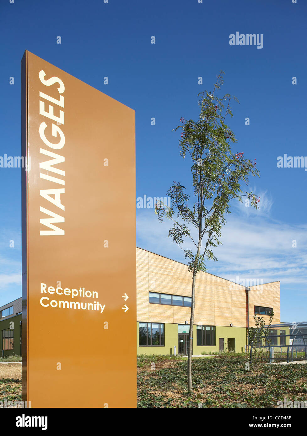 WAINGELS COLLEGE, SHEPPARD ROBSON, WOODLEY, 2010, SIGNAGE WITH SCHOOL ...