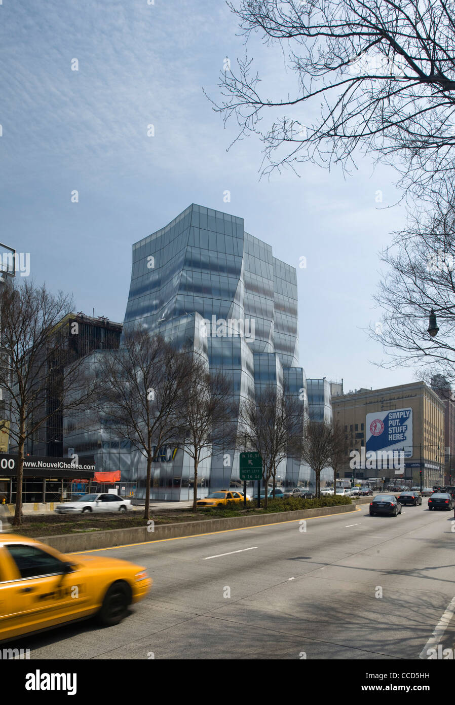 Iac glass office building hi-res stock photography and images - Alamy