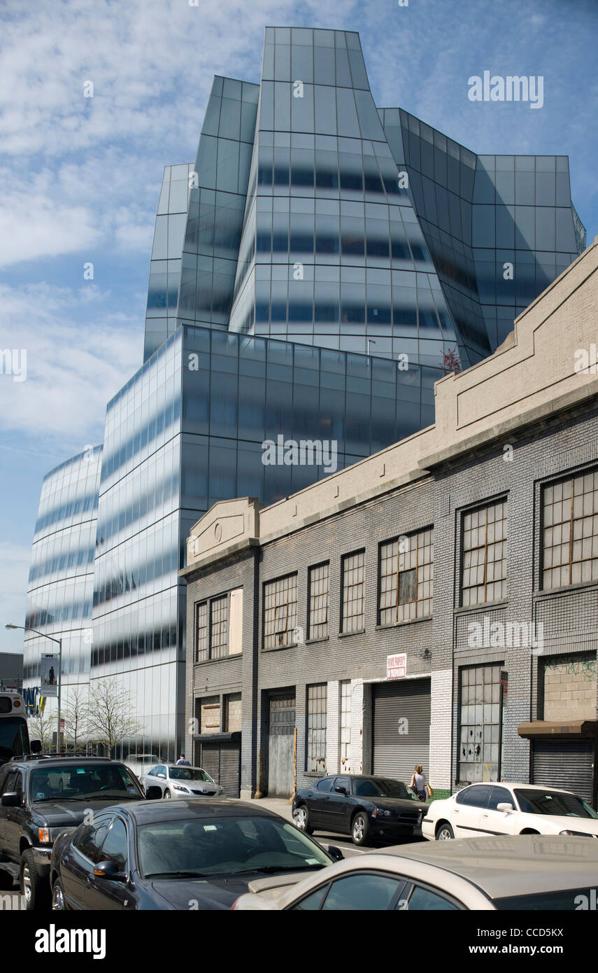 Iac glass office building hi-res stock photography and images - Alamy