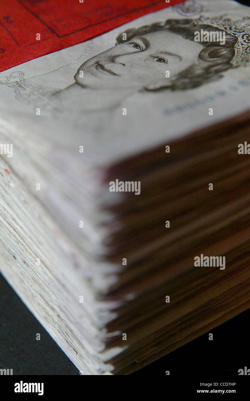 Twenty Pound notes Stock Photo - Alamy