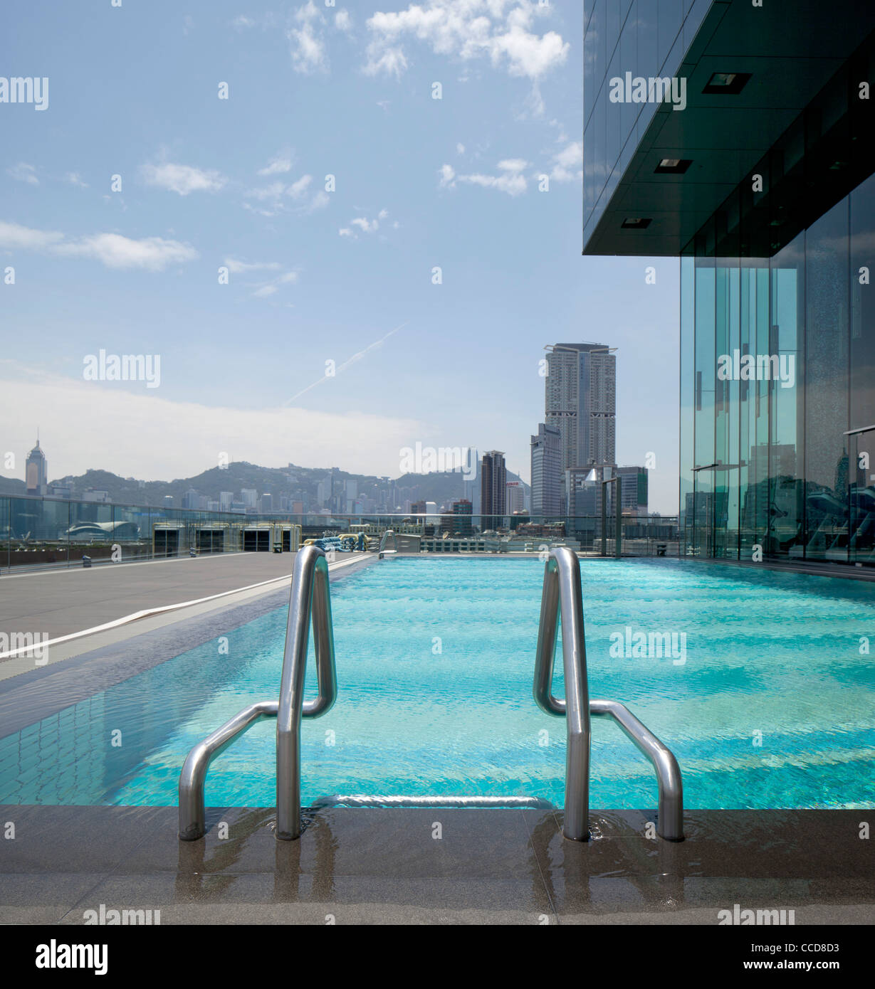 Hotel icon swimming pool hi-res stock photography and images - Alamy