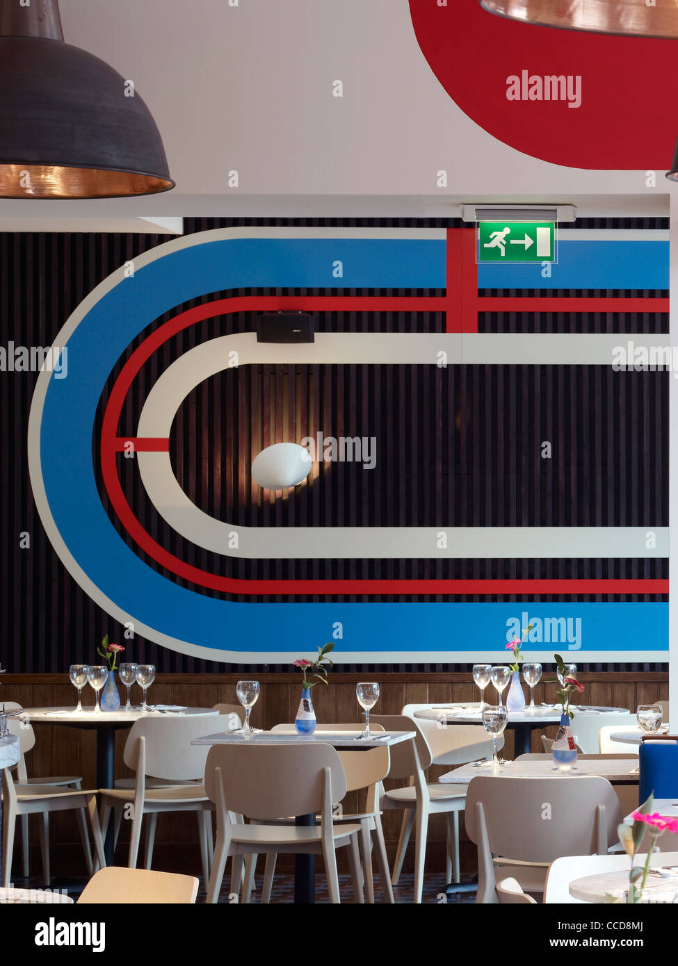 Pizza express restaurant interior hi-res stock photography and images ...