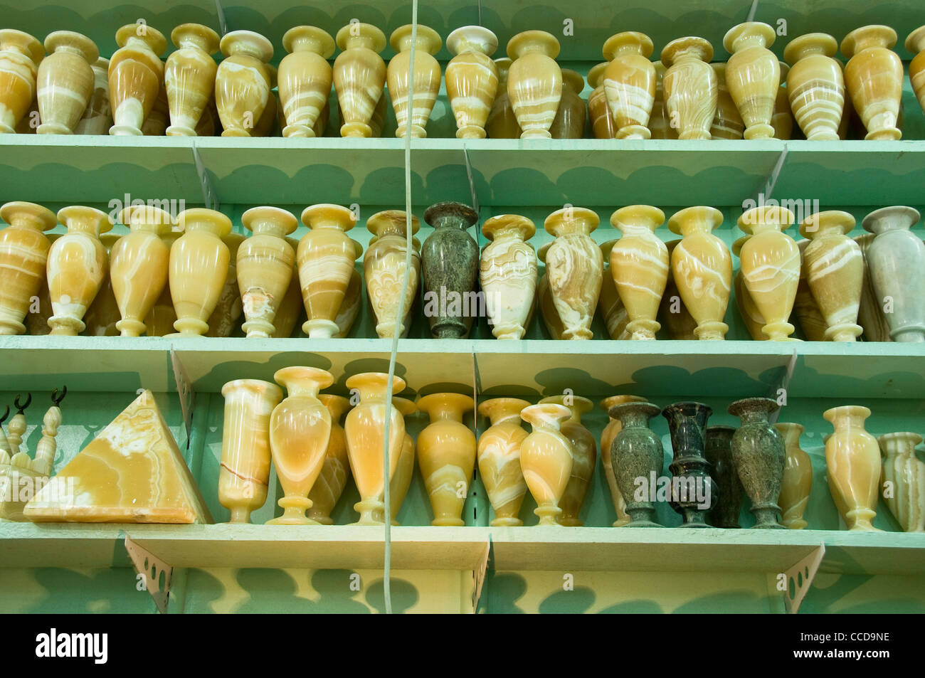 Egypt alabaster shop hi-res stock photography and images - Alamy