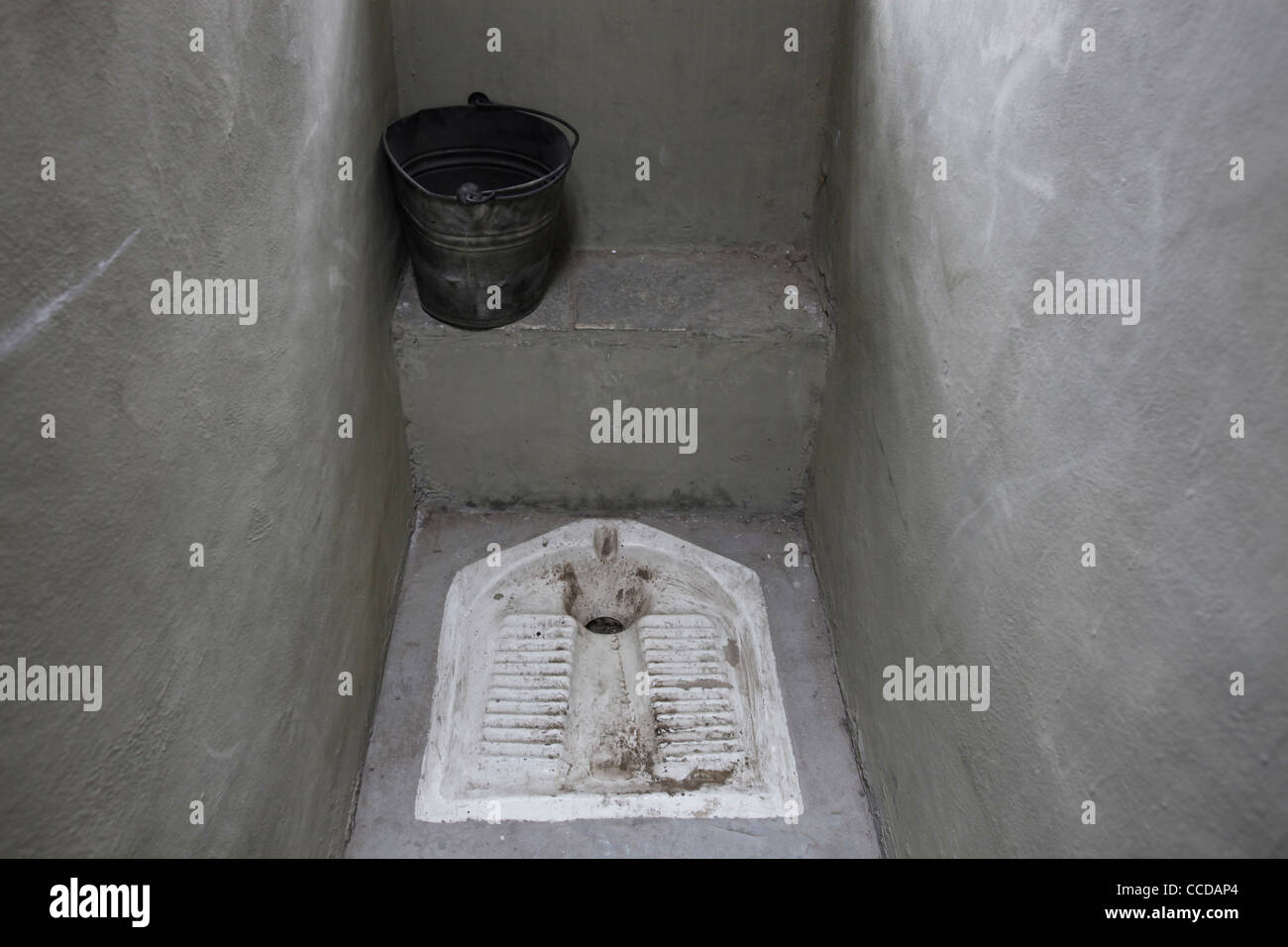 How to use a squat toilet hi-res stock photography and images - Alamy