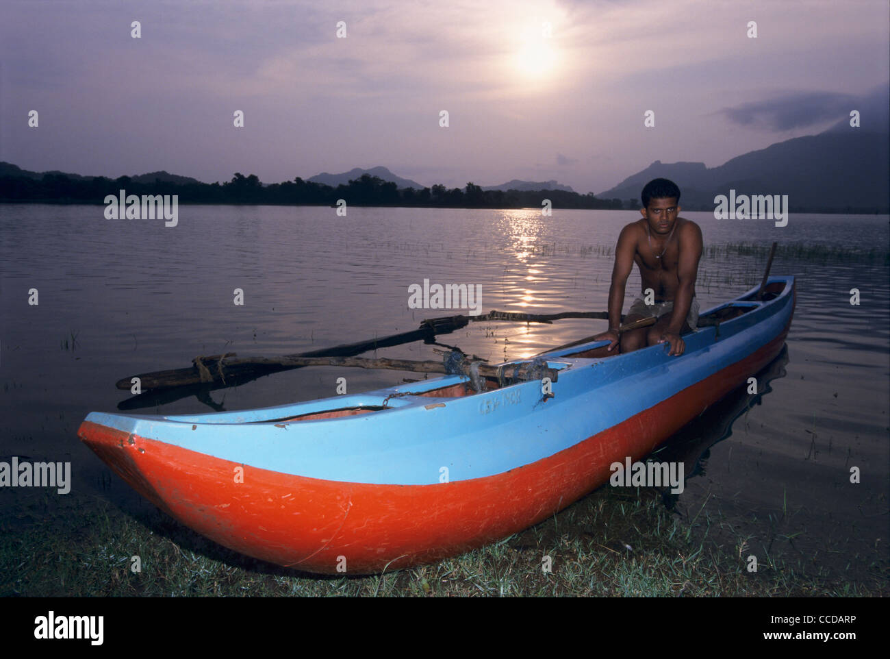 Traditional fishing boat, Dambulla lake, Sri Lanka Stock Photo - Alamy