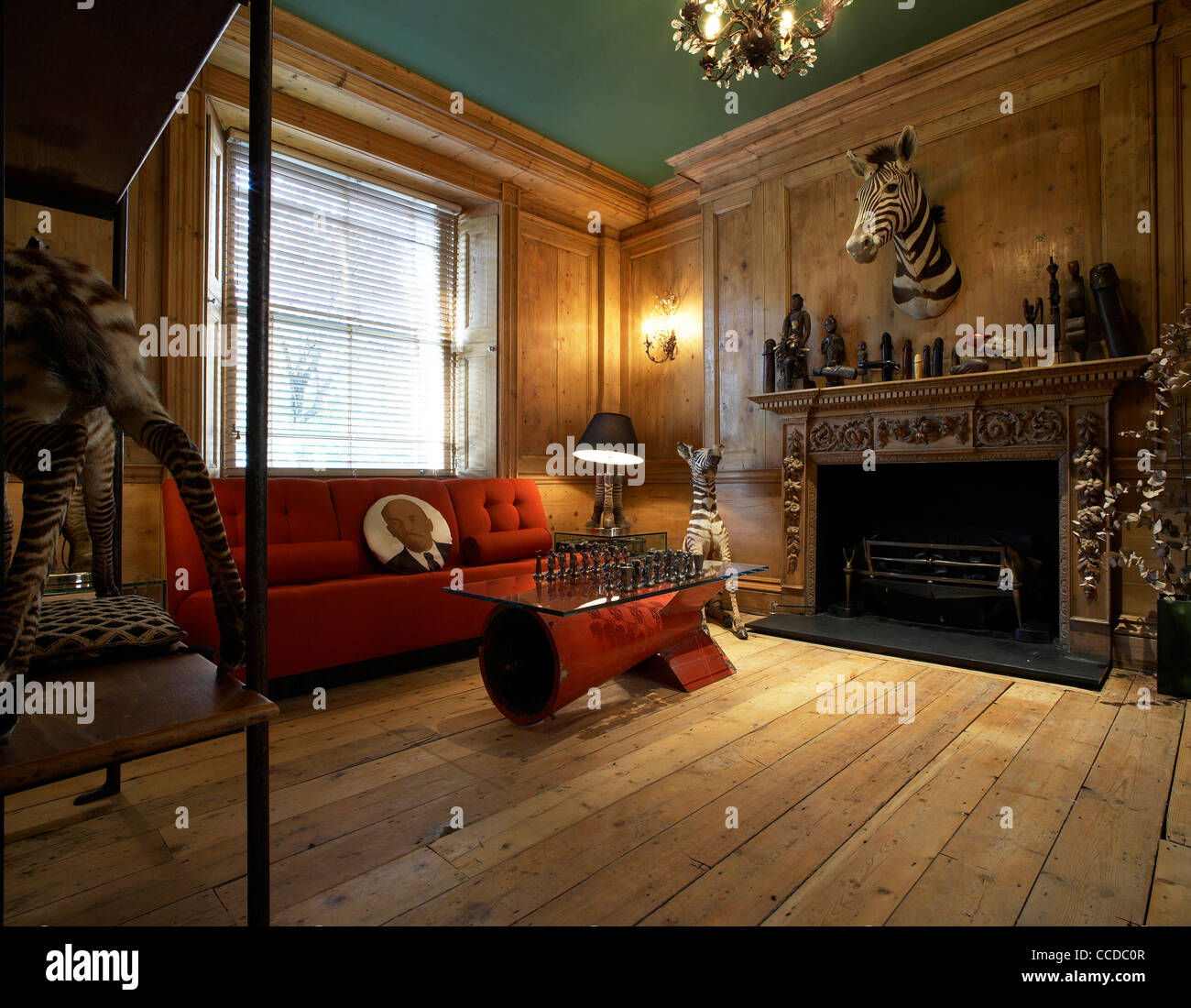 PRIVATE HOME FRONT ROOM Stock Photo - Alamy