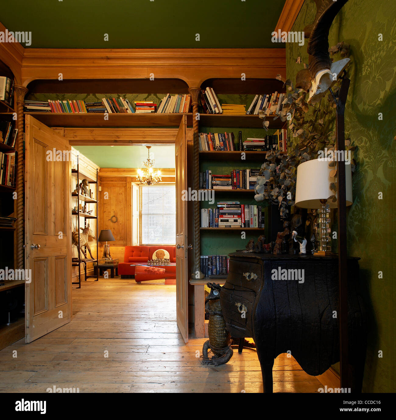PRIVATE HOME READING ROOM Stock Photo - Alamy