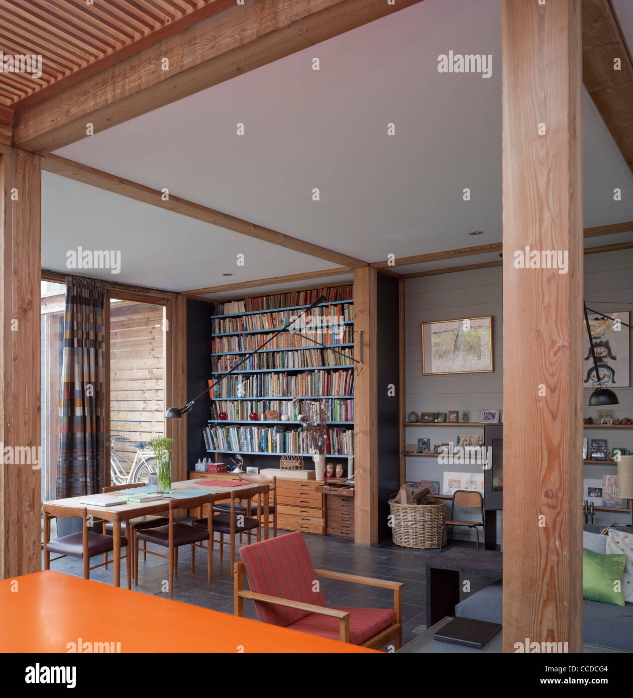 Building framehouse hi-res stock photography and images - Alamy