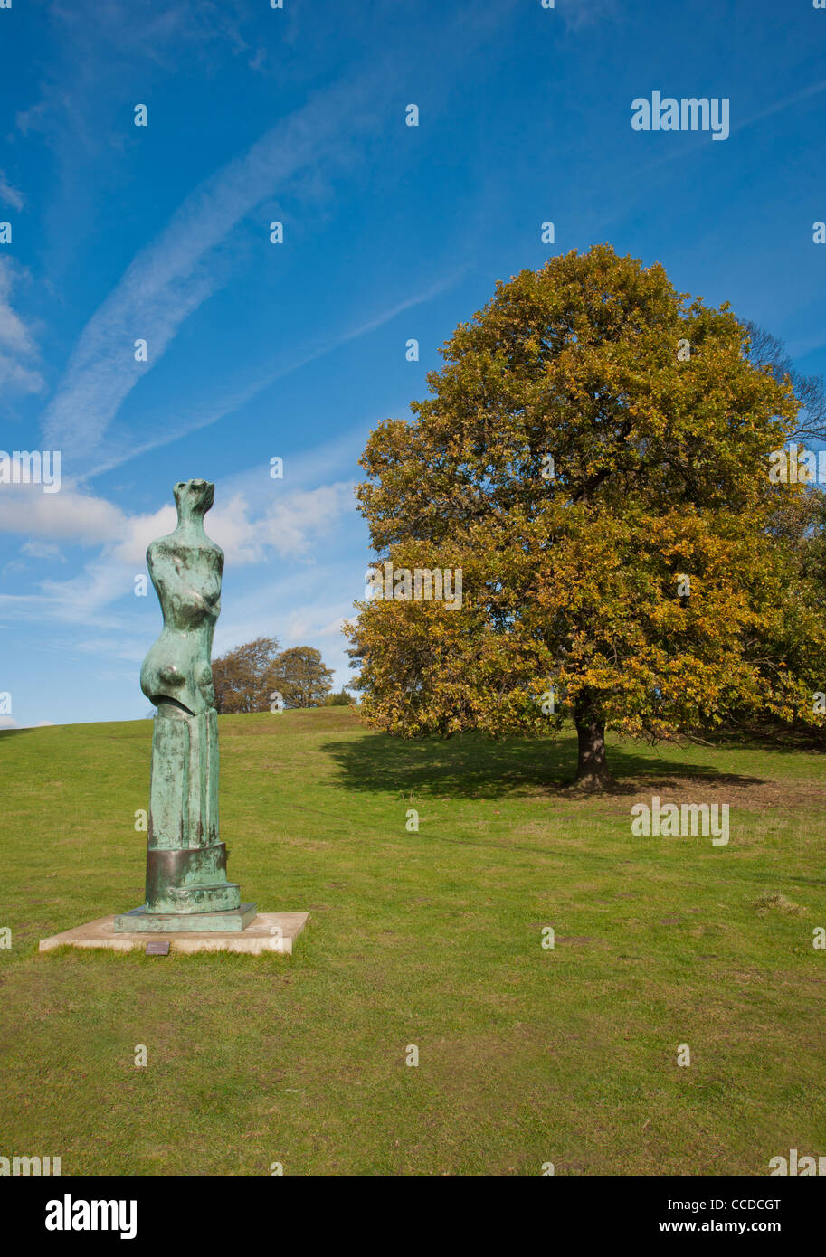 Bronze sculpture yorkshire park hi-res stock photography and images - Alamy