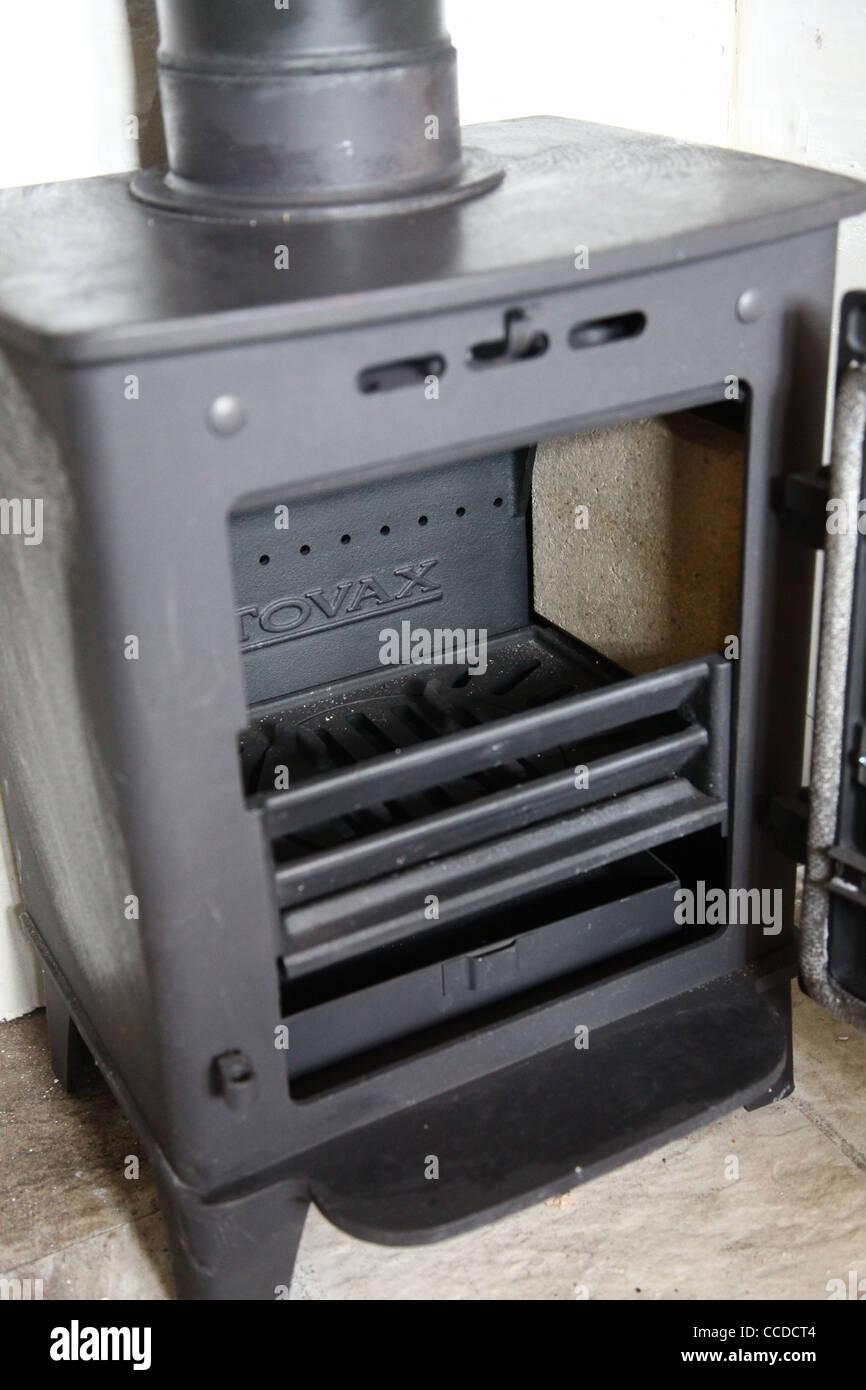 Cast iron stove hi-res stock photography and images - Alamy