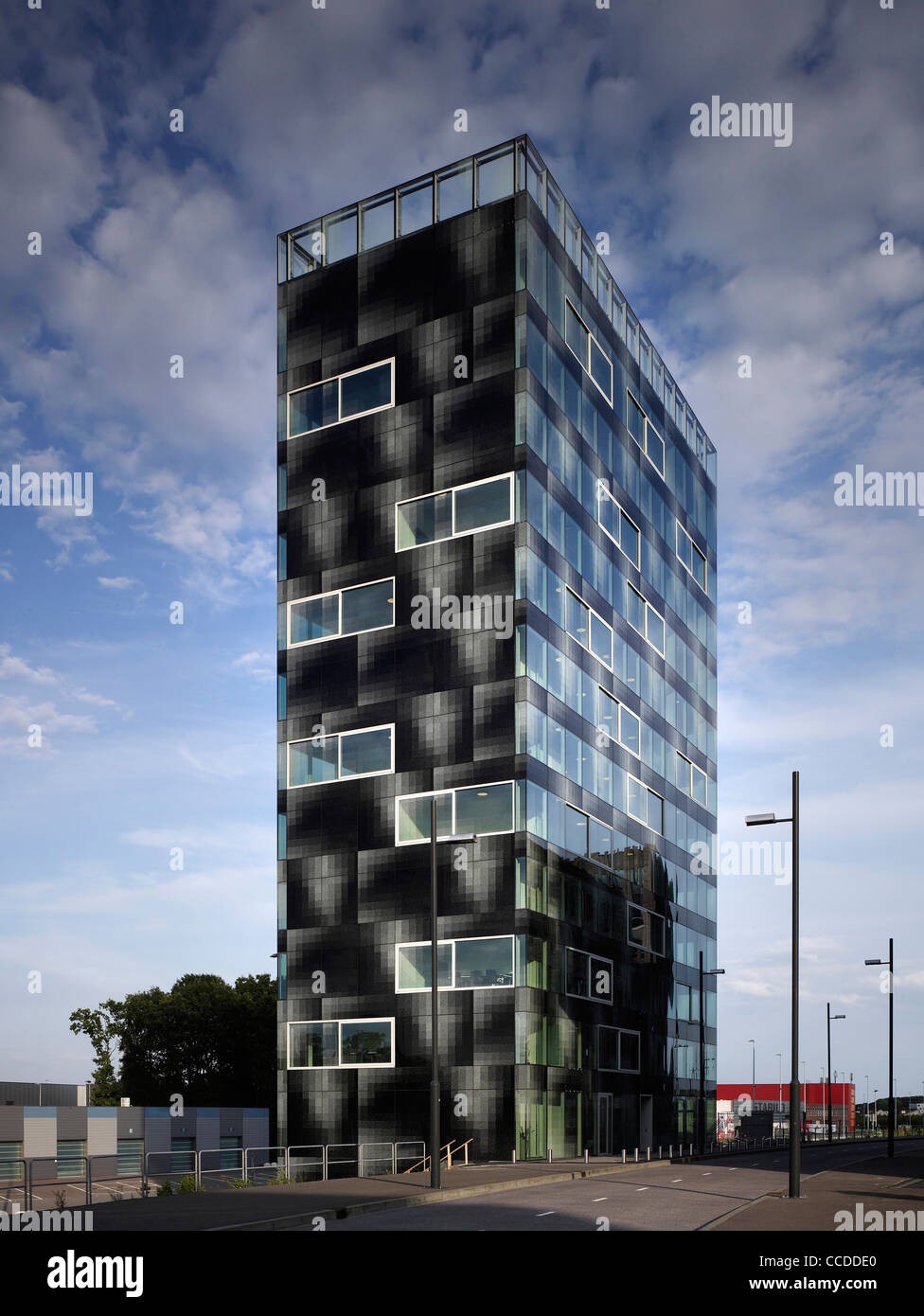 V shape building hi-res stock photography and images - Alamy