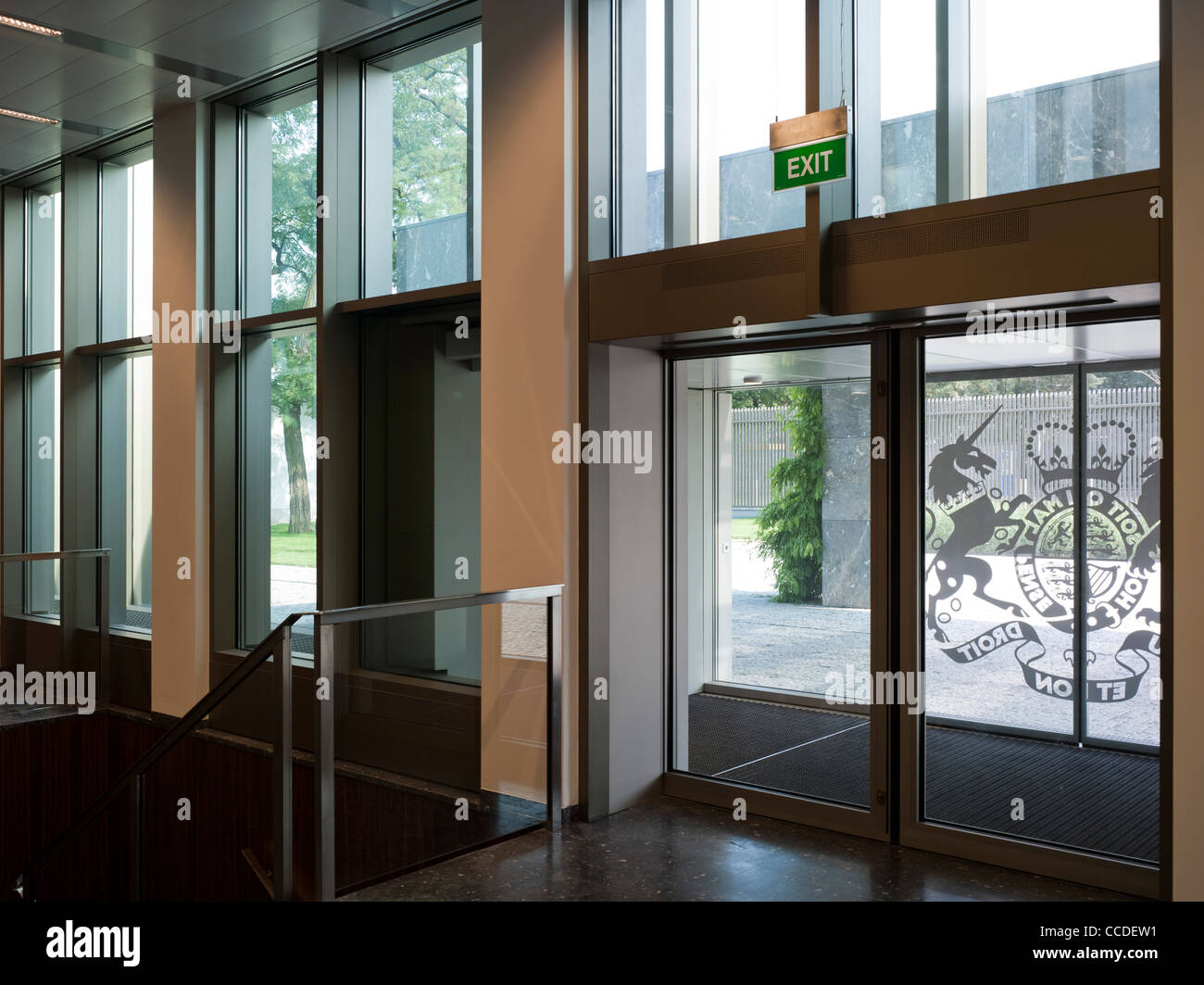 Aluminium doors hi-res stock photography and images - Alamy