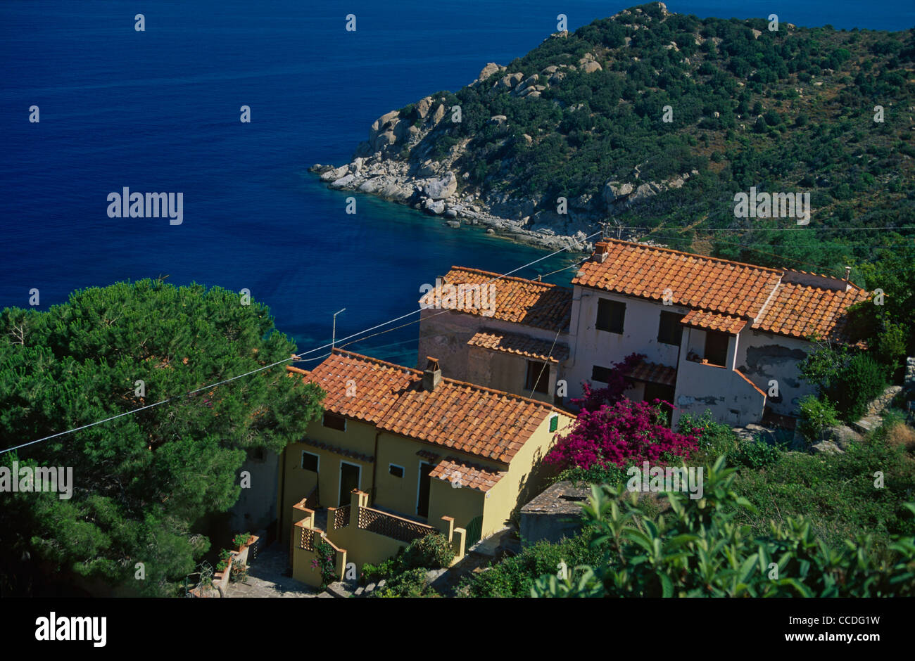 Villa on mediterranean sea hi-res stock photography and images - Alamy