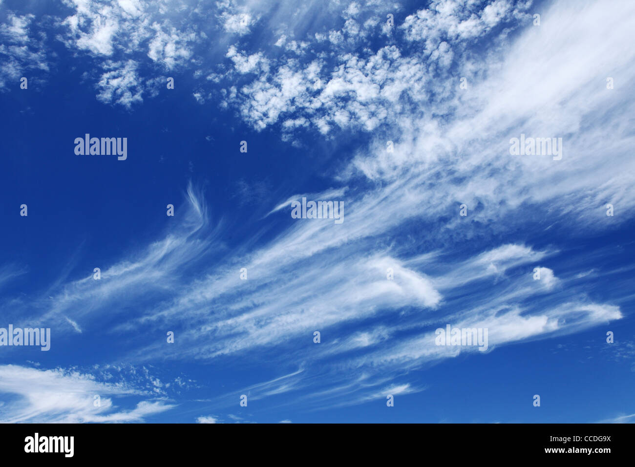 Cirrostratus fibratus hi-res stock photography and images - Alamy