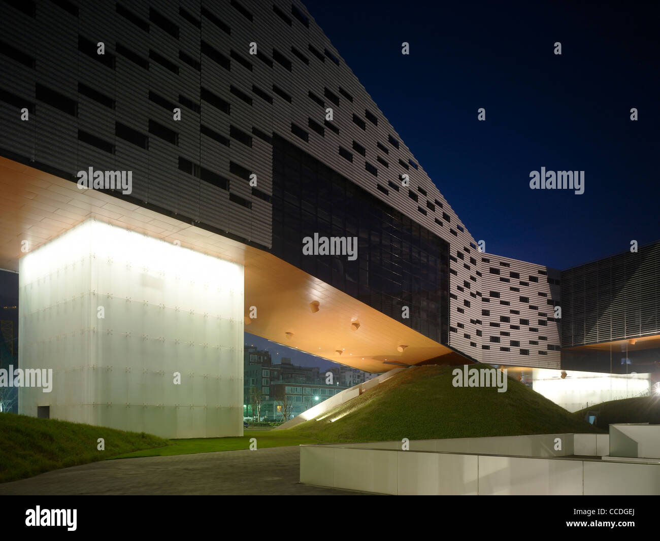 Horizontal Skyscraper - Vanke Center Hovering Over A Tropical Garden ...