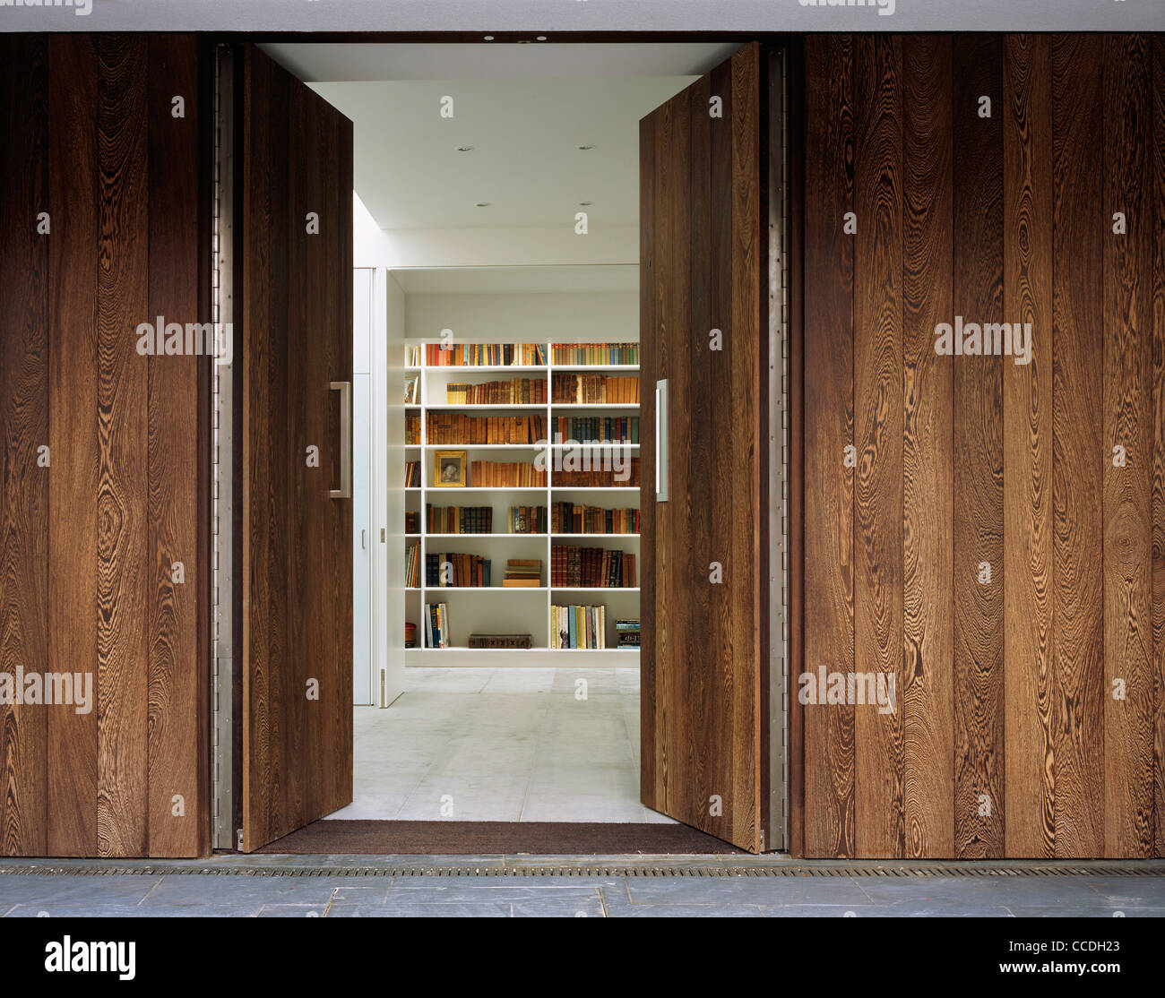 BAKER BAXTER HOUSE ENTRANCE VIEW WITH WENGE WOOD DOORS Stock Photo - Alamy