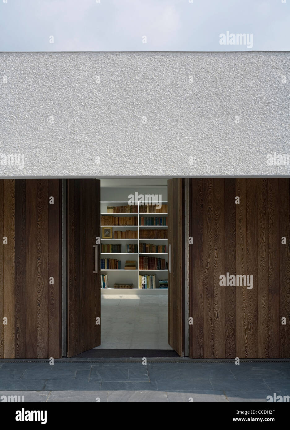 BAKER BAXTER HOUSE ENTRANCE VIEW WITH WENGE WOOD DOORS Stock Photo - Alamy