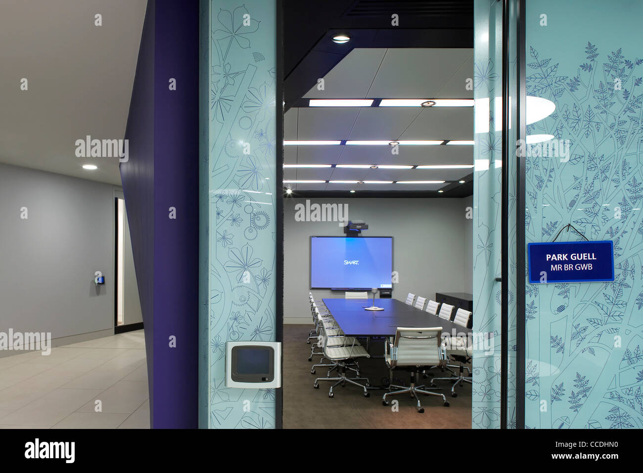 o2 headquarters, tp bennett, bath road, slough, berkshire, uk, 2009 ...