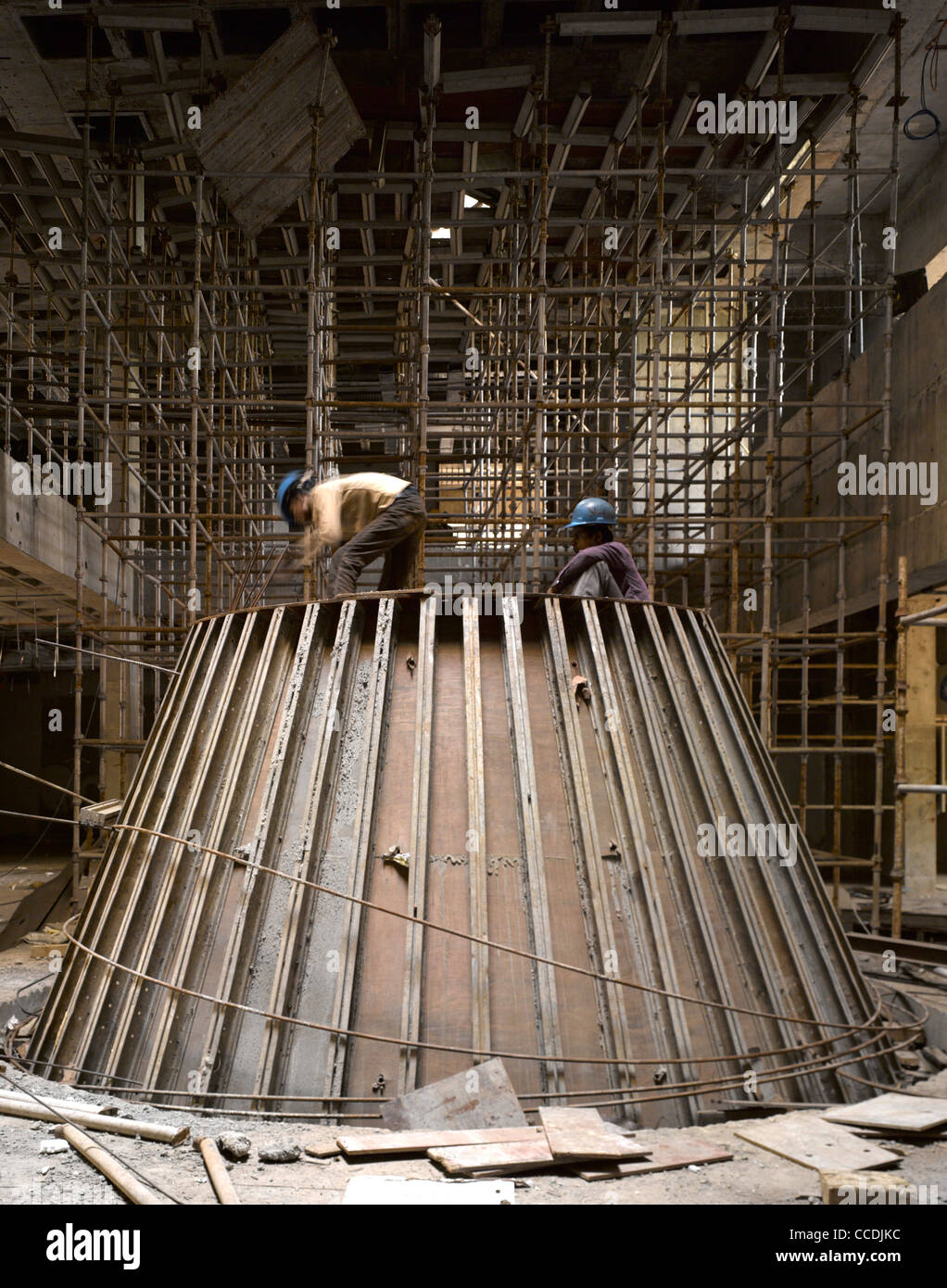 TATA CORPORATE COMPLEX IN CONSTRUCTION, MUMBAI, INDIA, TOD WILLIAMS AND ...