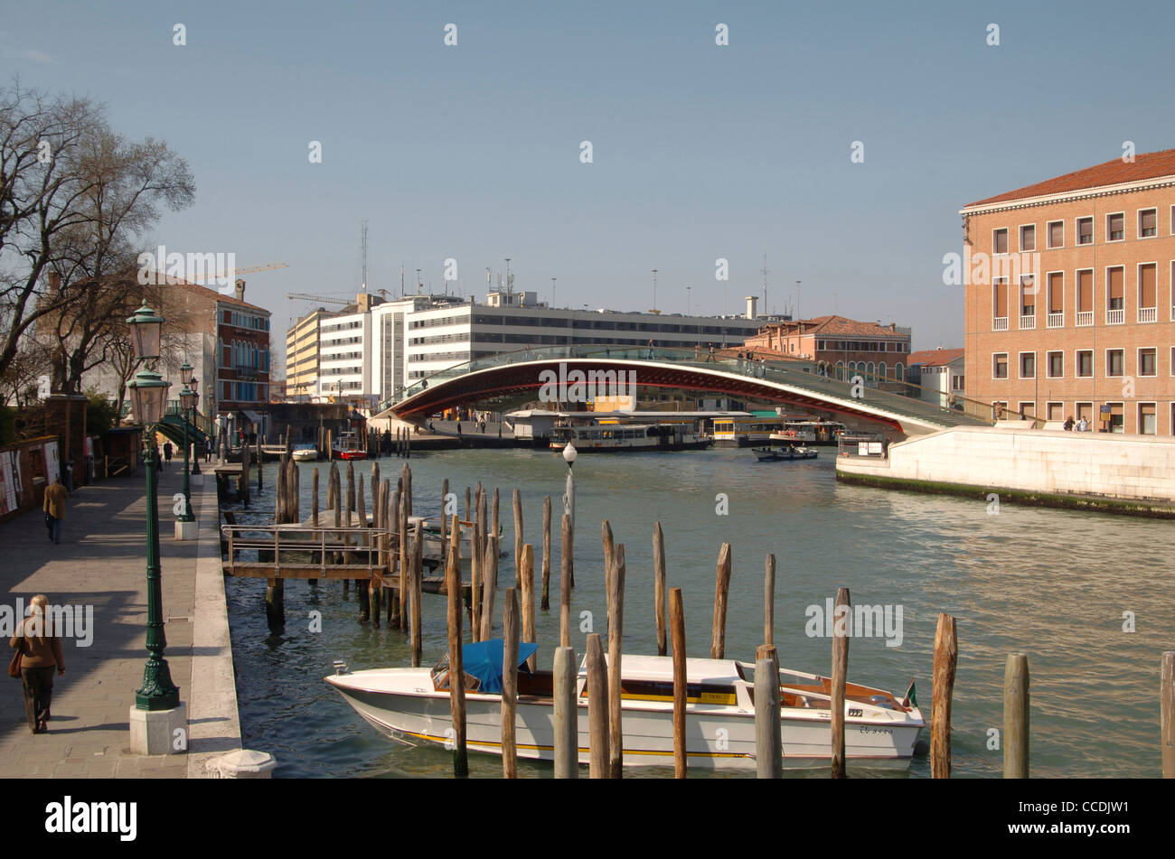 constitution bridge, canal grande, santiago calatrava, venice, italy ...
