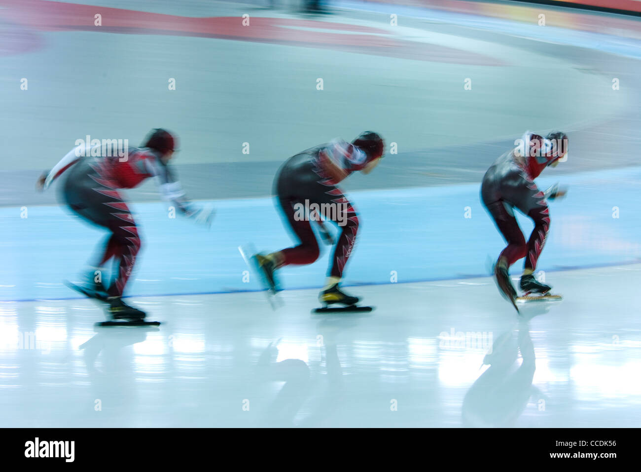 Long track speed skaters hi-res stock photography and images - Alamy