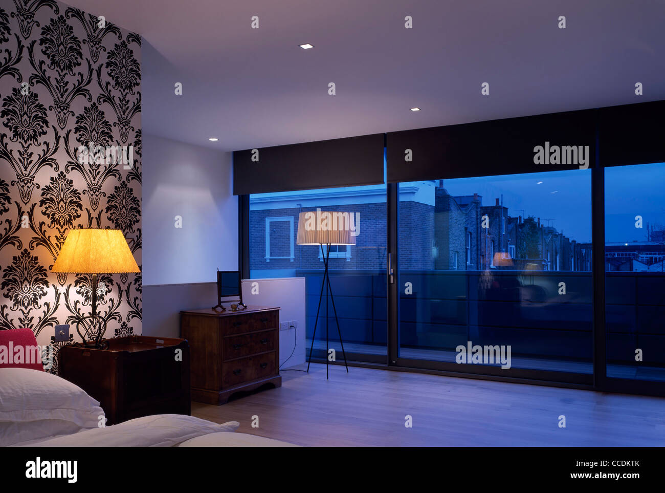 PRIVATE HOUSE MASTER BEDROOM AND WINDOW, DUSK Stock Photo - Alamy