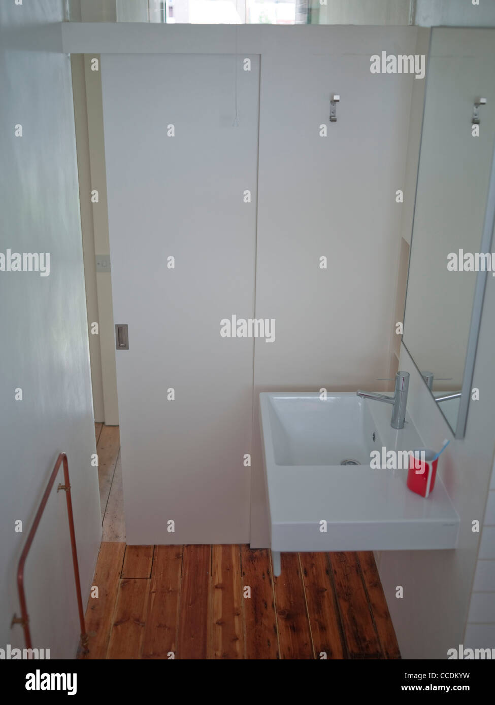 SHOWER ROOM CONVERSION IN FLAT OF LISTED MODERNIST BUILDING Stock Photo ...