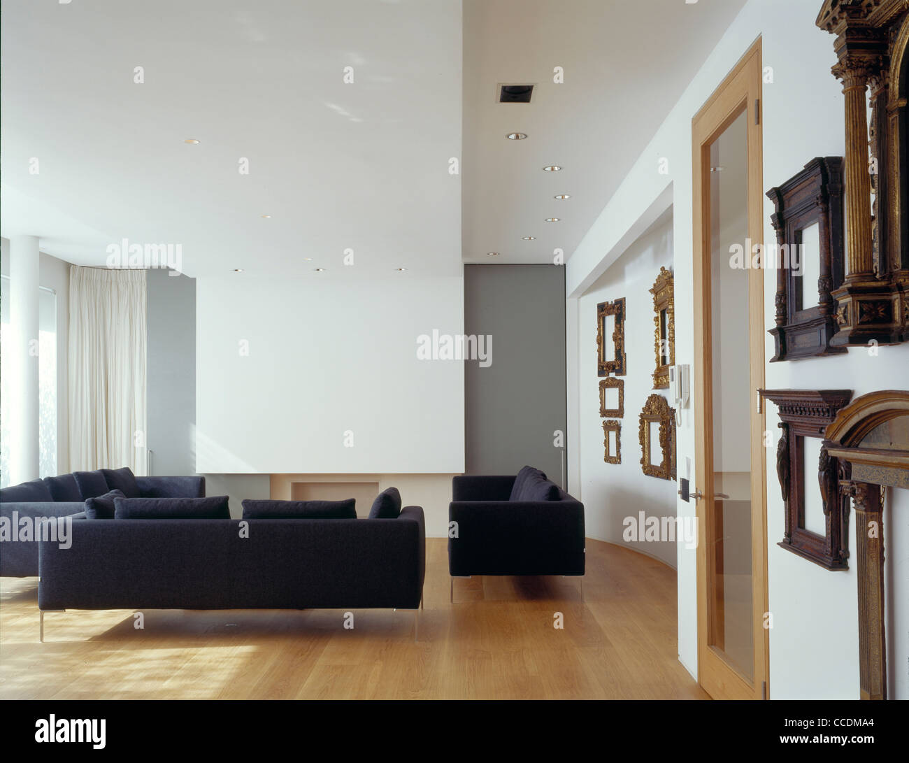 PRIVATE HOUSE DRAWING ROOM Stock Photo - Alamy