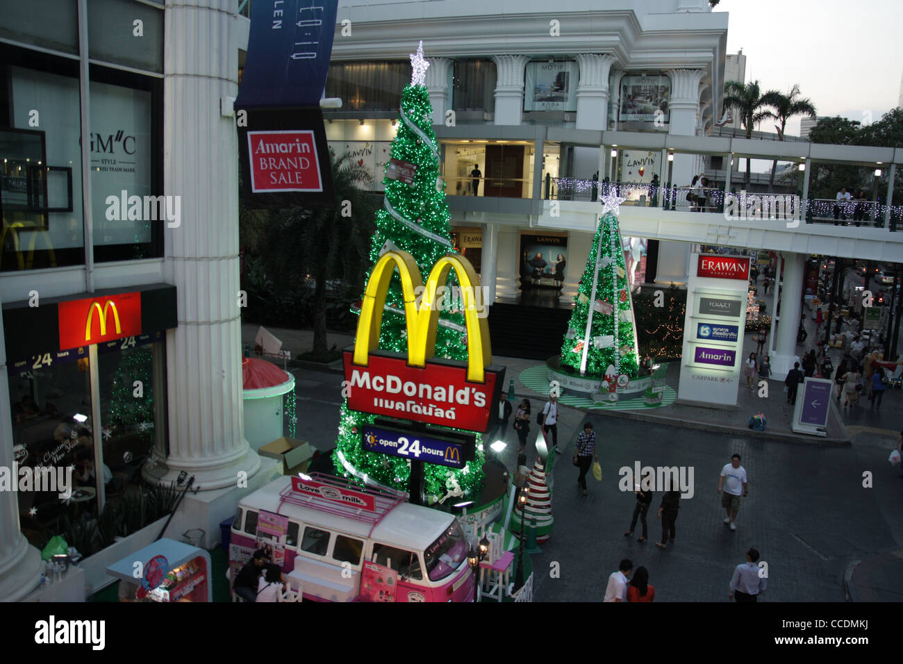 Mcdonald shop asia hi-res stock photography and images - Alamy