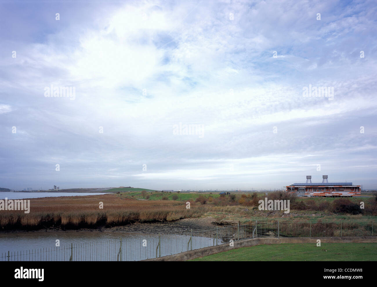 RSPB Visitor Centre Rainham, van Heyningen and Haward Architects ...