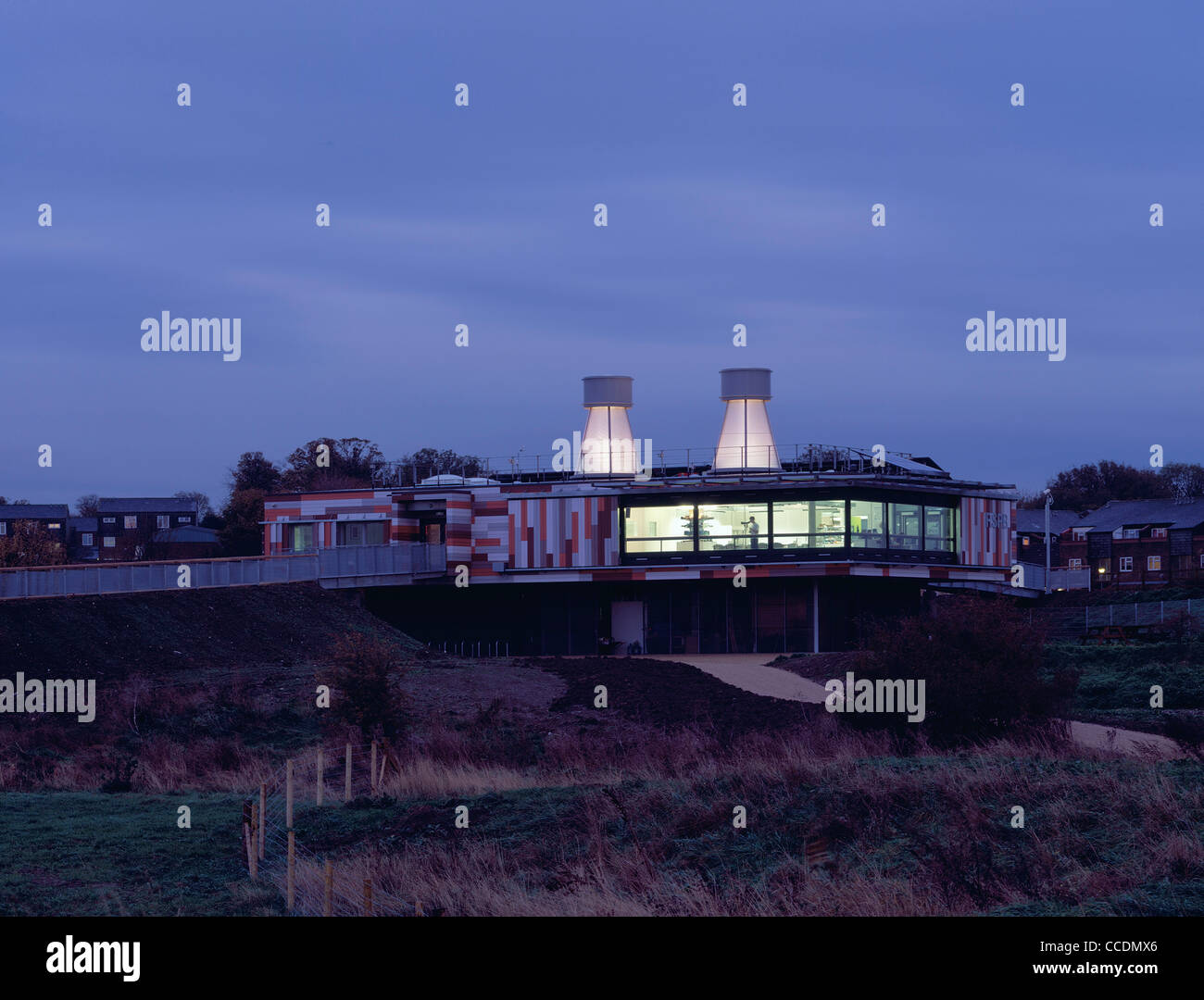 RSPB Visitor Centre Rainham, van Heyningen and Haward Architects, dusk ...