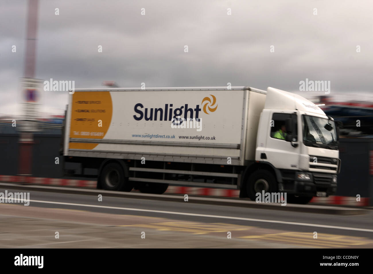 Truck lorry hgv sunlight hi-res stock photography and images - Alamy