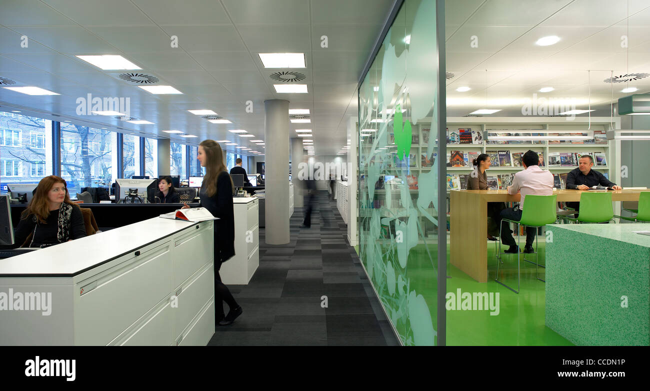 Open plan office interior 2009 hi-res stock photography and images - Alamy