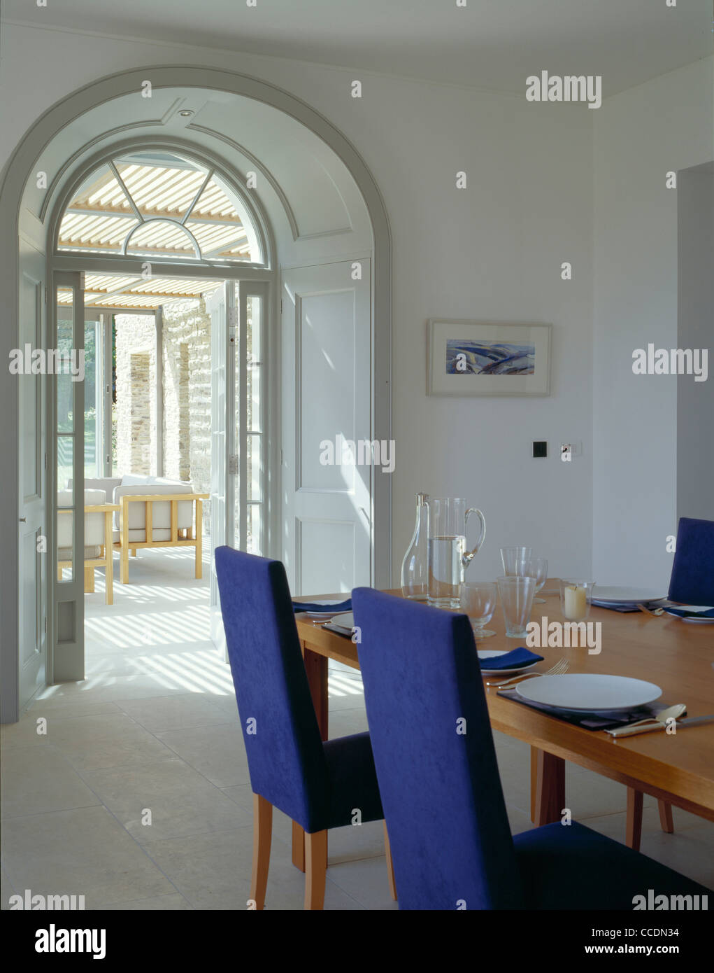 PRIVATE HOUSE DINING ROOM TO CONSERVATORY Stock Photo - Alamy