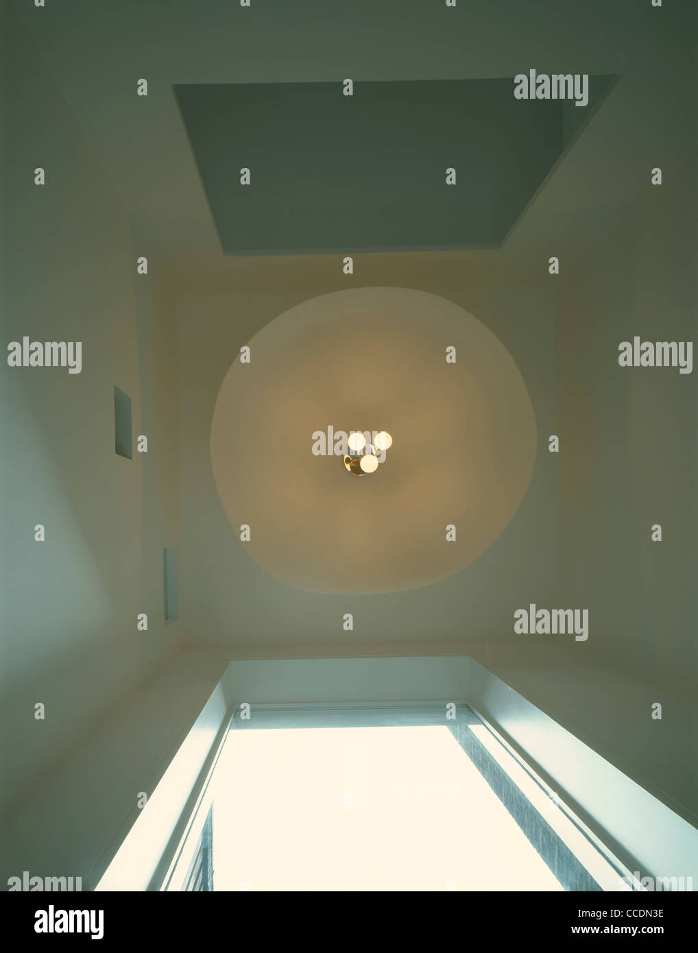 PRIVATE HOUSE WEST ARCHITECTURE LOOKING UP INTO LARGE LAMP Stock Photo ...