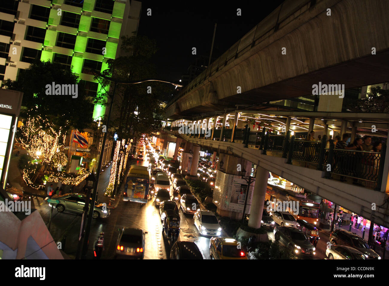 BTS railway on Sukhumvit road in Bangkok Stock Photo - Alamy