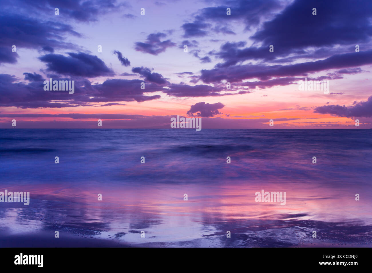 Amazing Sunset in Hawaii Stock Photo - Alamy