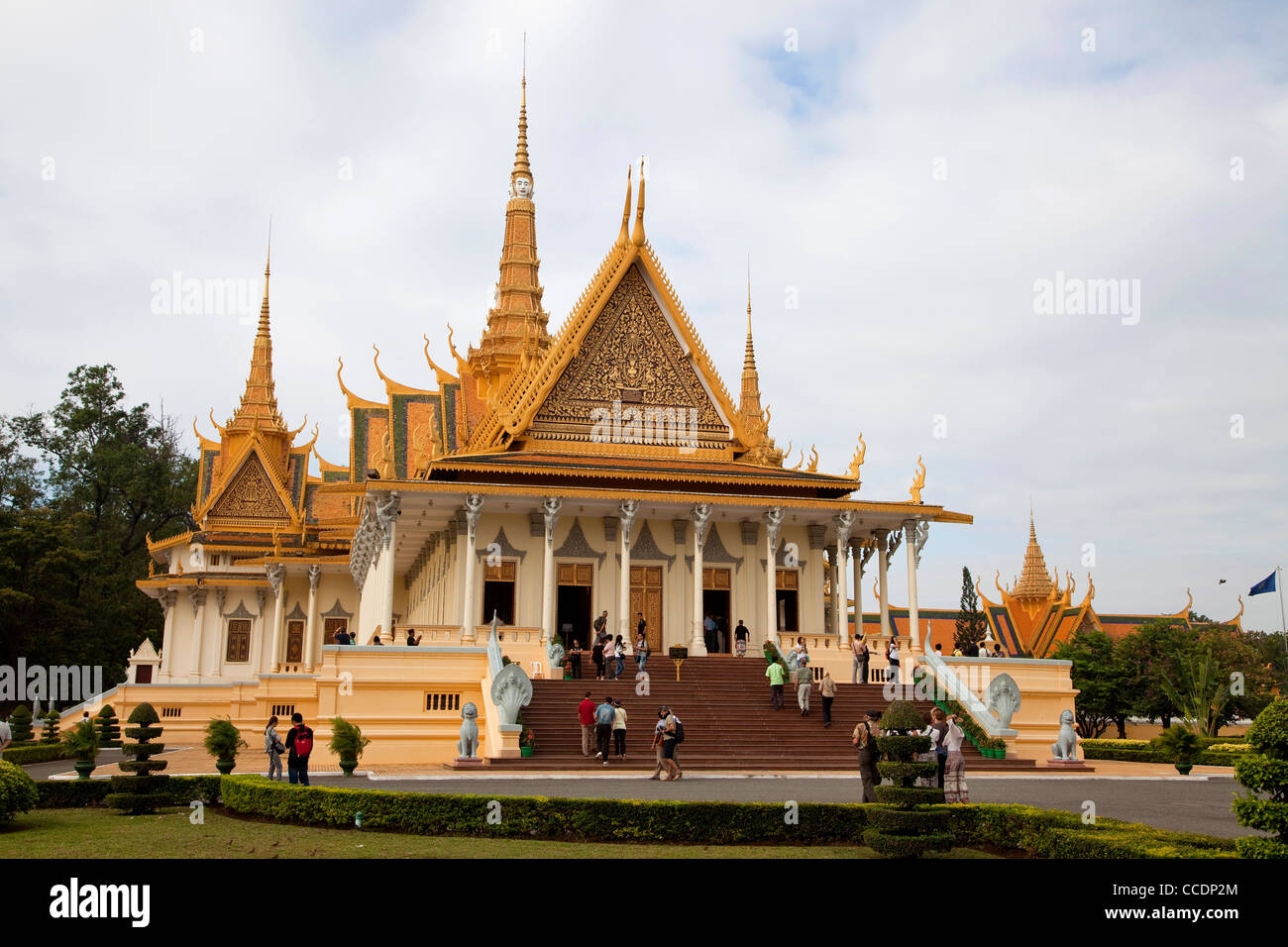 Royal Palace complex, architecture with pagodas and temples, Phnom Penh ...