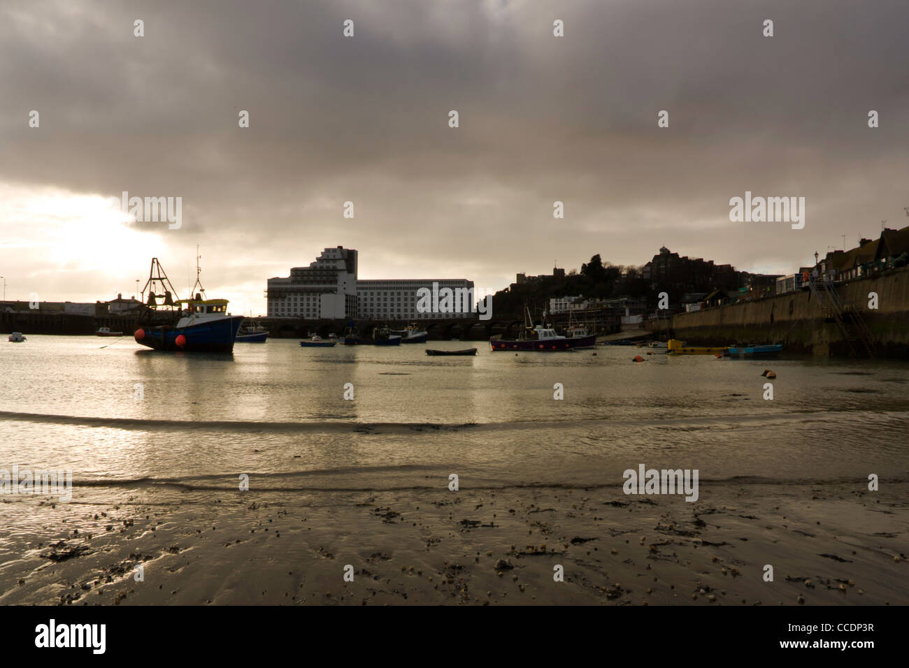 Folkestone kent harbour hi-res stock photography and images - Alamy