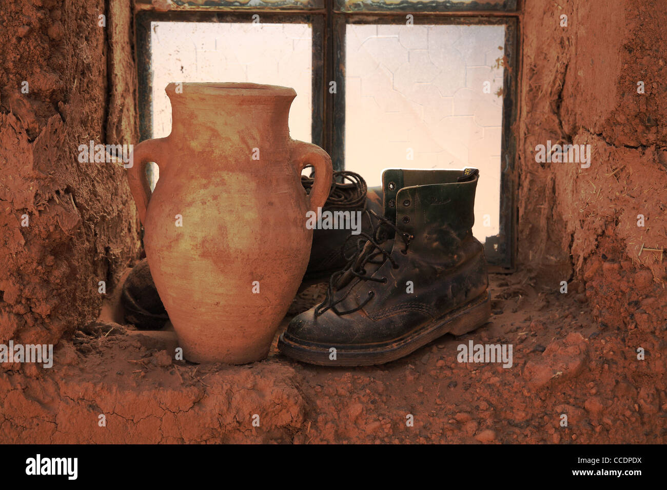 Mud pitcher hi-res stock photography and images - Alamy