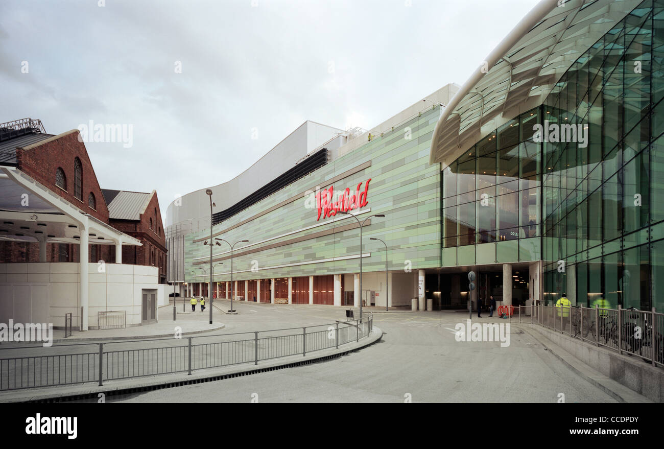 WESTFIELD LONDON SHOPPING MALL EXTERIOR Stock Photo - Alamy