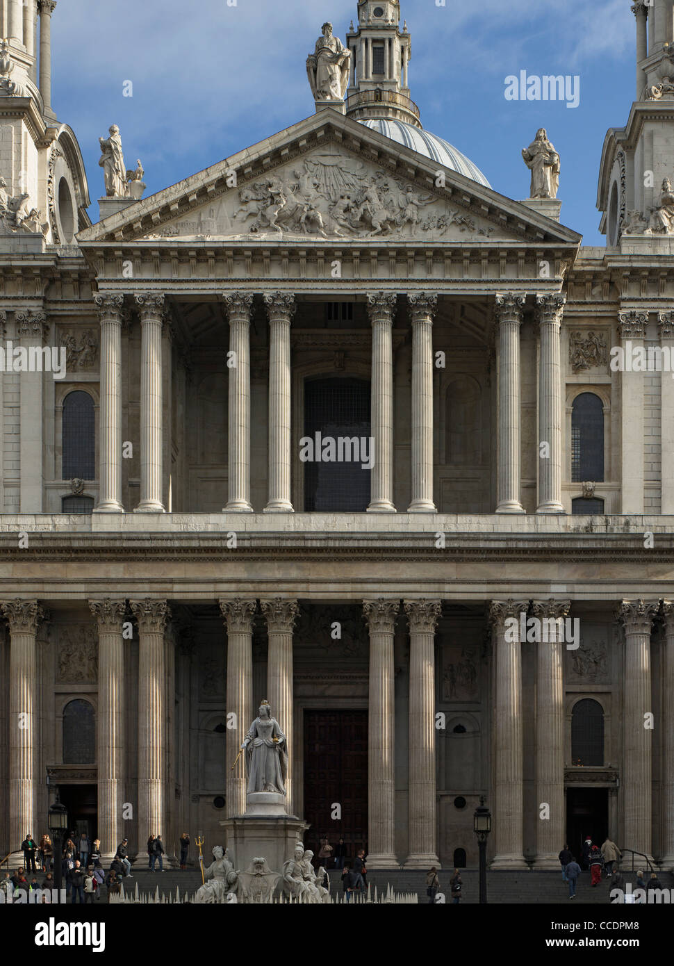 ST PAUL'S CATHEDRAL LONDON 2010 CHRISTOPHER WREN PORTICO WITH GLANCING ...