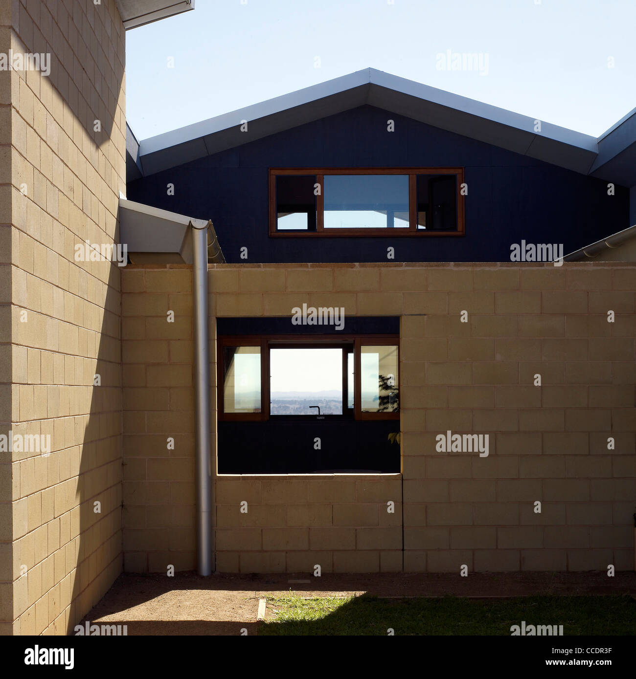 Glass door garden courtyard hi-res stock photography and images - Alamy