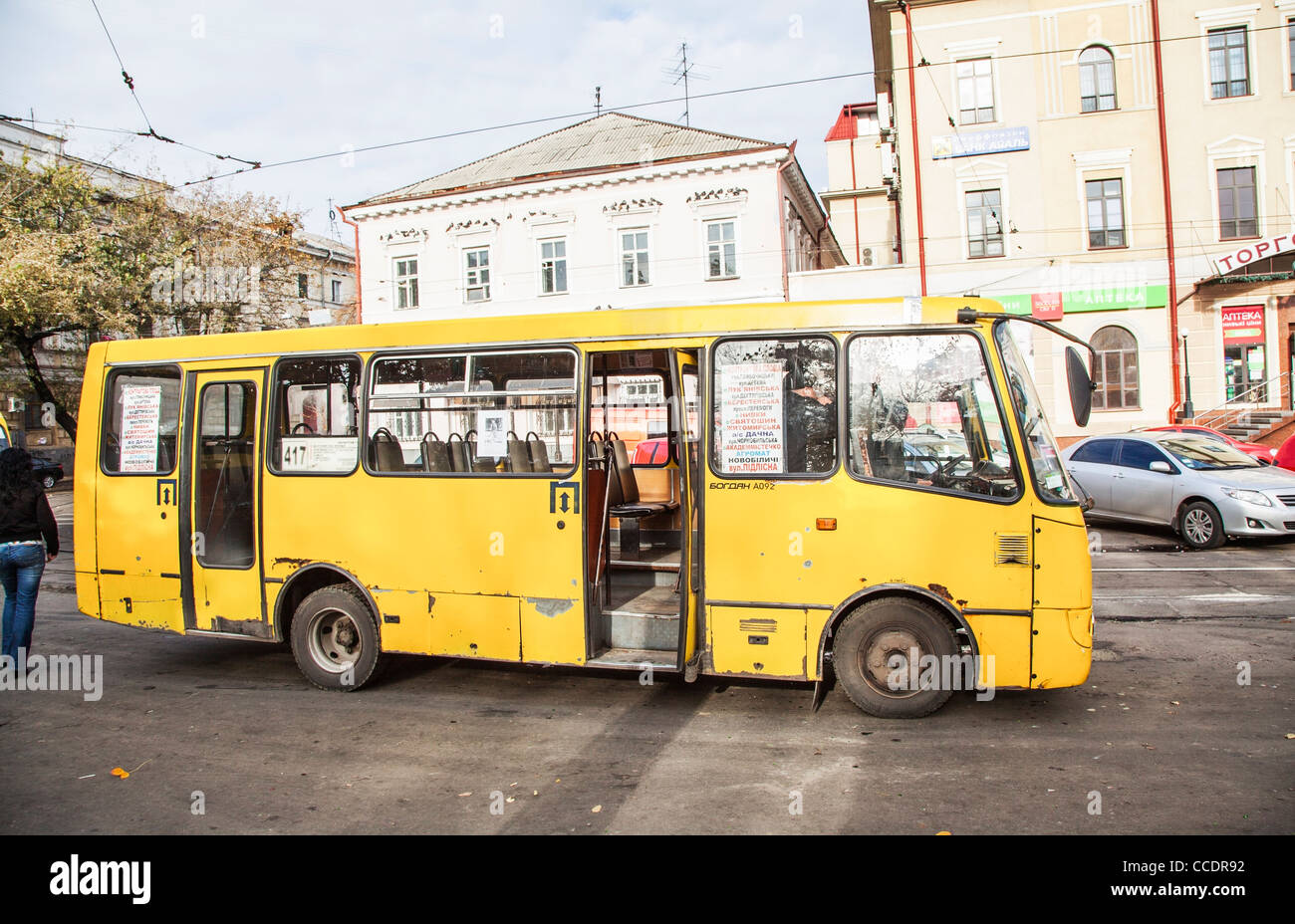 Yellow bus in kiev hi-res stock photography and images - Alamy
