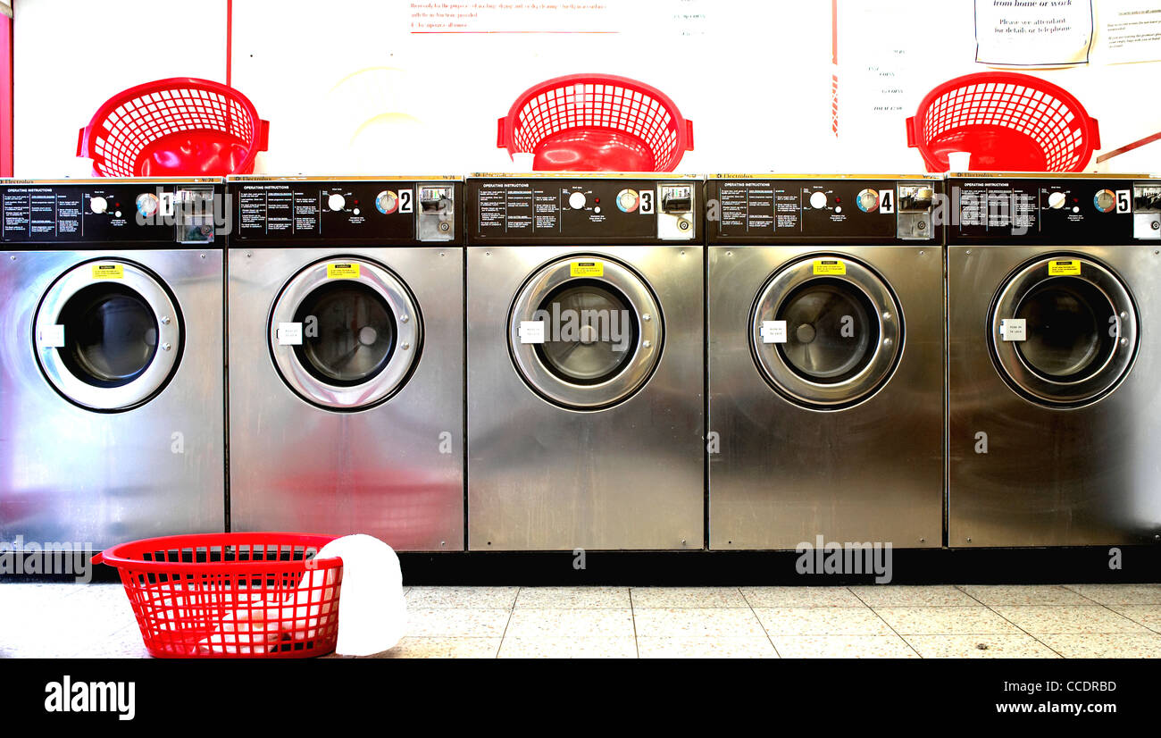 Laundrette hi-res stock photography and images - Alamy