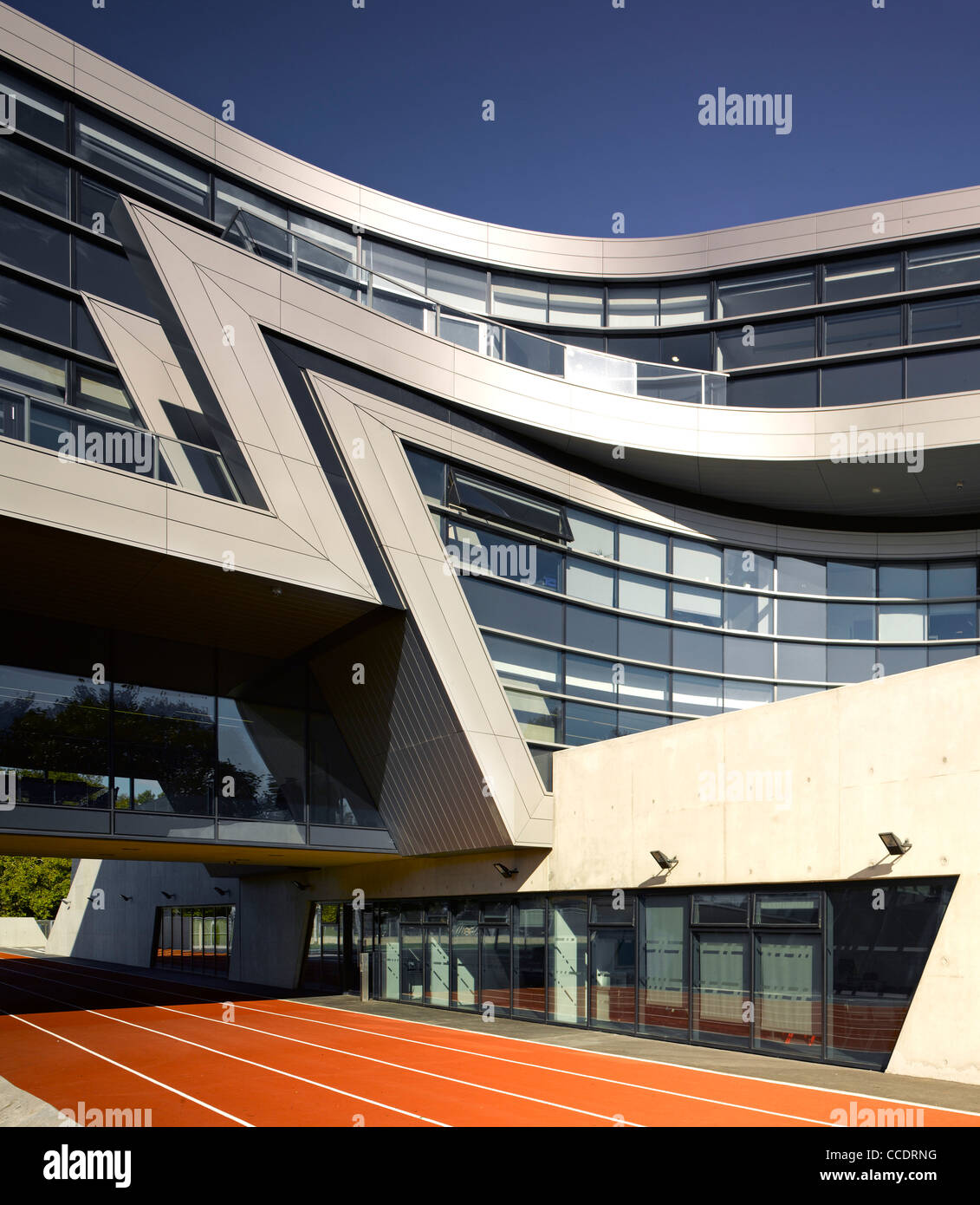 Brixton school of building hi-res stock photography and images - Alamy