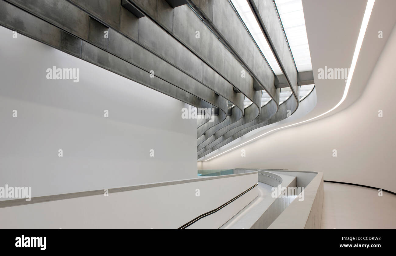 Sweeping roof hi-res stock photography and images - Alamy