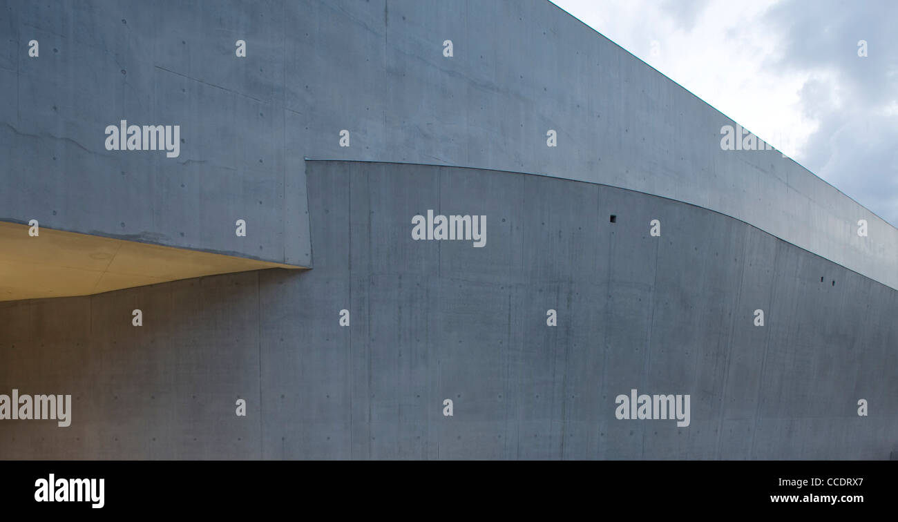 Exterior Detail of the curved concrete Stock Photo - Alamy